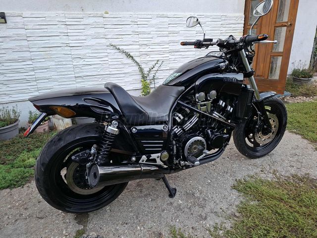 Eladó YAMAHA VMAX 1200 1 200 cm³ (1996) Motorkerékpár | Használtautó.hu