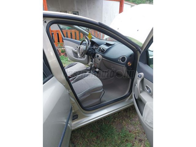 Eladó RENAULT CLIO Ferdehátú (2006) | Használtautó.hu